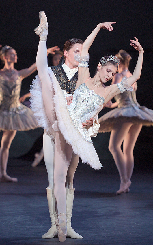 Alina-Cojocaru-as-Princess-Aurora-and-Joseph-Caley-as-Prince-Désiré-in ...